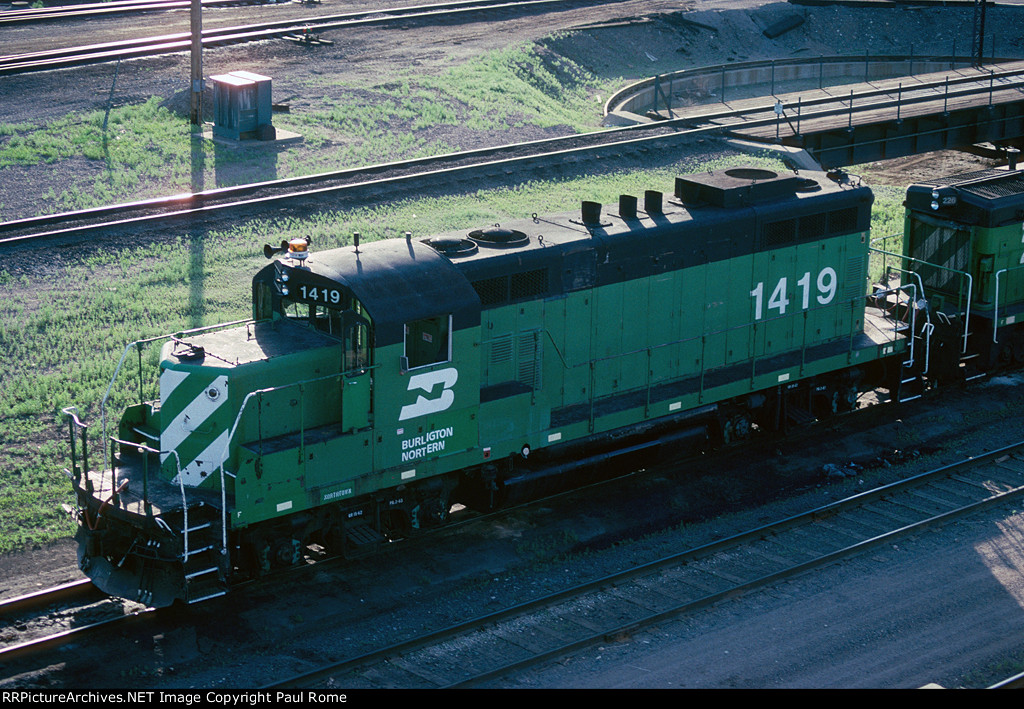 BN 1419, EMD GP10, at BN's Northtown Yard